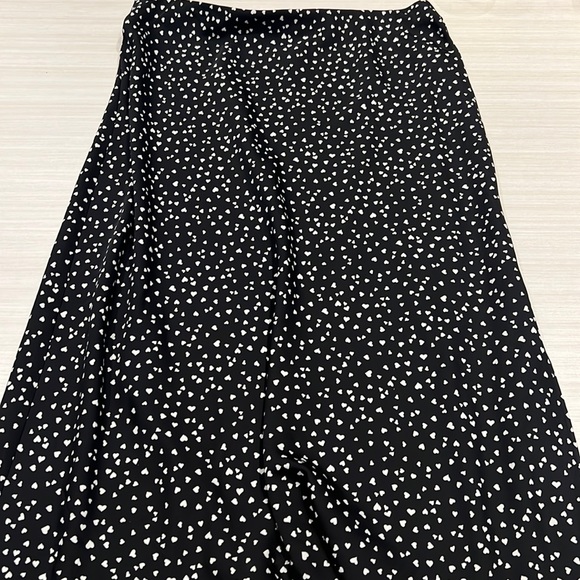 Skirts | Womens Black And White Heart Slip Skirt With A Slit On The ...